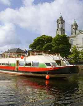 Discover the Emerald Ireland aboard Shannon Princess barge