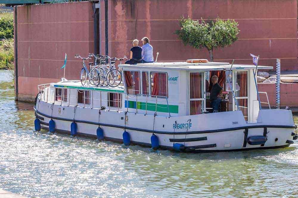 Locaboat Penichette 1500r canal and river rental boat