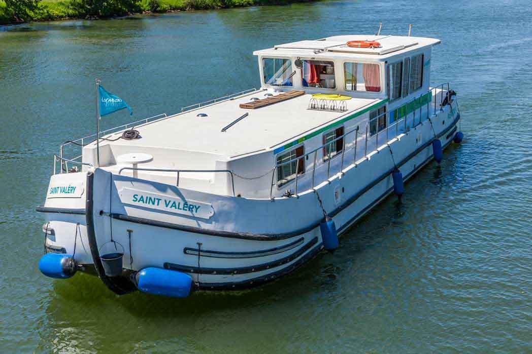 Locaboat Penichette 1500r canal and river rental boat