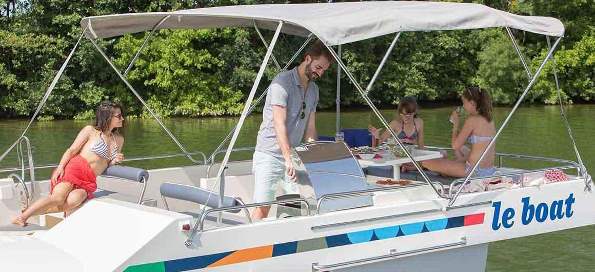 Le Boat Horizon 2S rental boat for river and canal cruise holidays