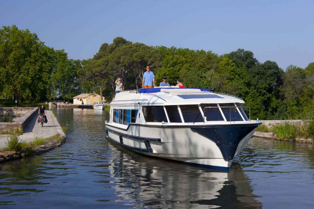 Rent a Vision 3 SL from Le Boat and cruise on the canals and rivers