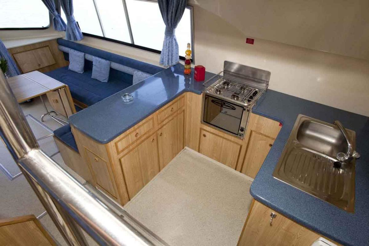 Hire the 8 passenger Le Boat Salsa self-drive boat in France