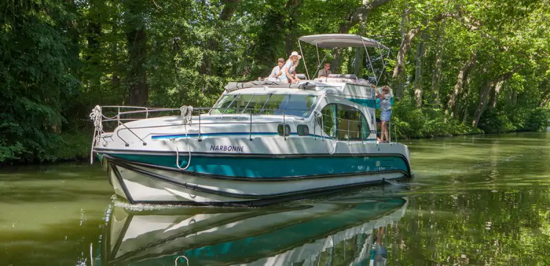 Quattro Fly C by Nicols, self-drive river and canal cruiser