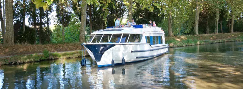 Le Boat Vision 4 self-drive canal and river rental boat